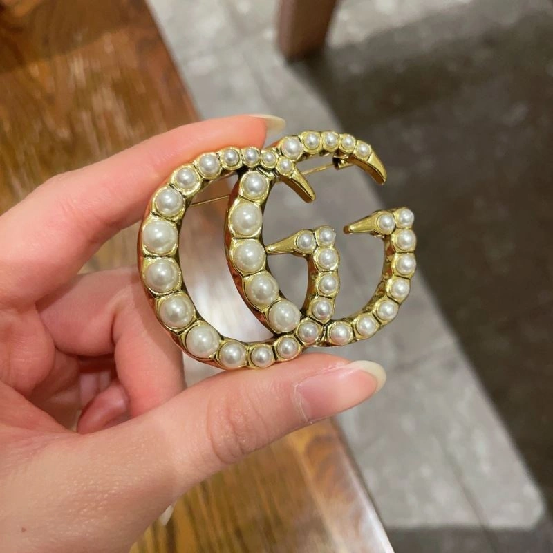Bargain Gucci Brooches