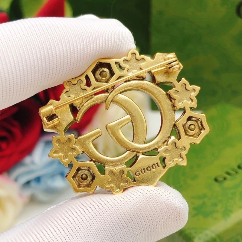 Top mirror Gucci Brooches