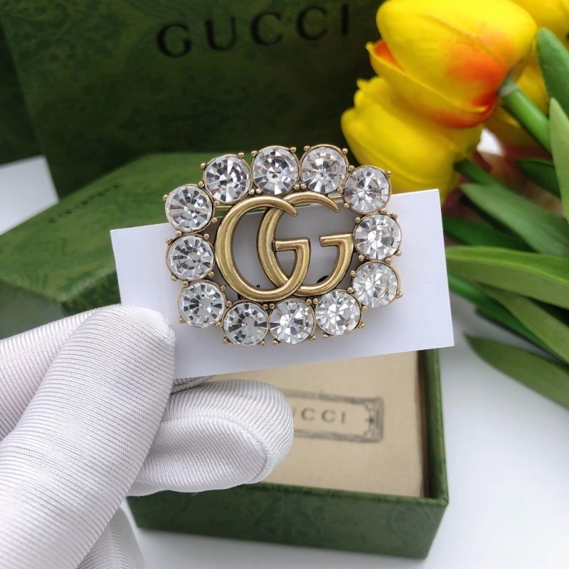 Low-cost Gucci Brooches