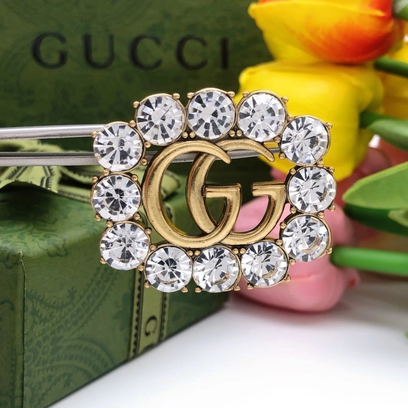 Low-cost Gucci Brooches