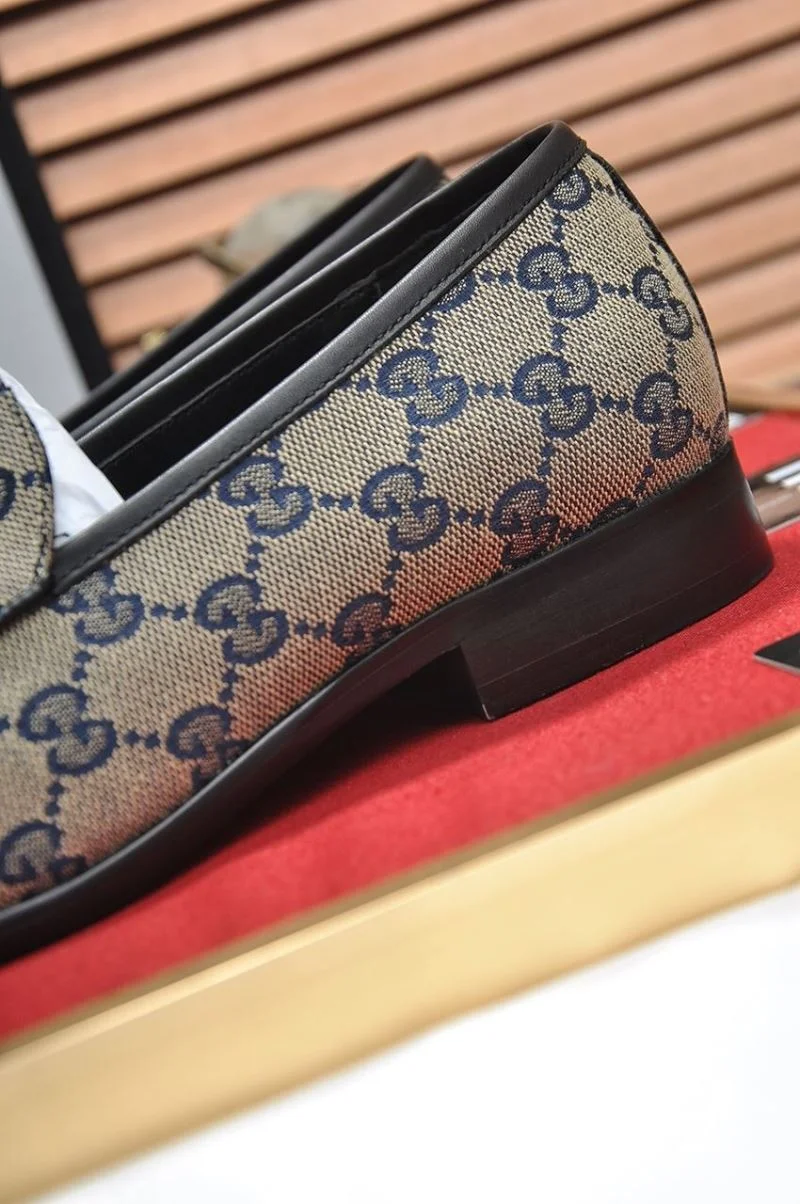 Accurate model Gucci Business Shoes