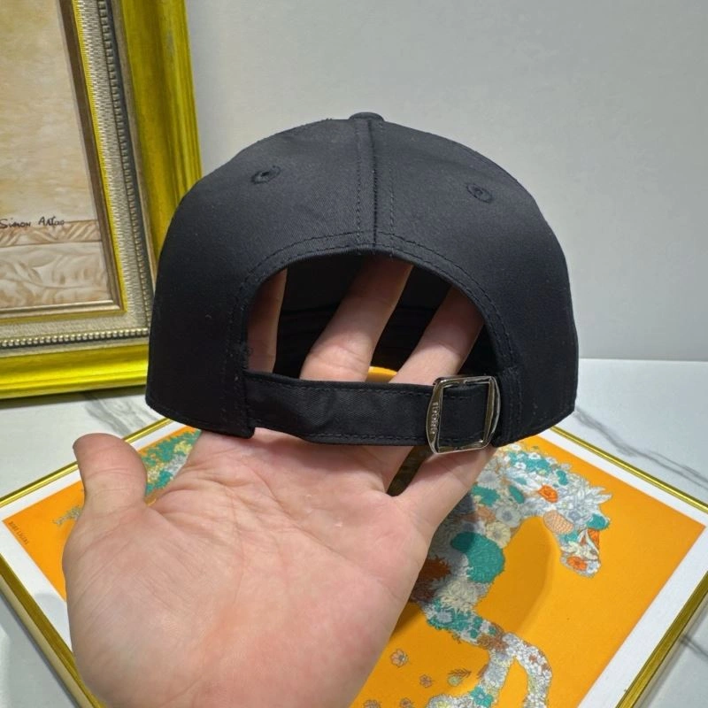 Low-cost Gucci Caps