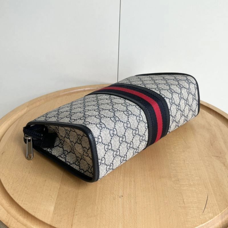 Accurate model Gucci Clutch Bags
