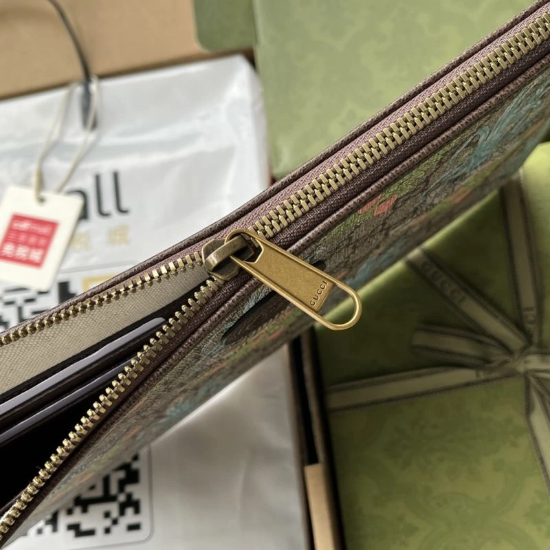 Top match Gucci Clutch Bags