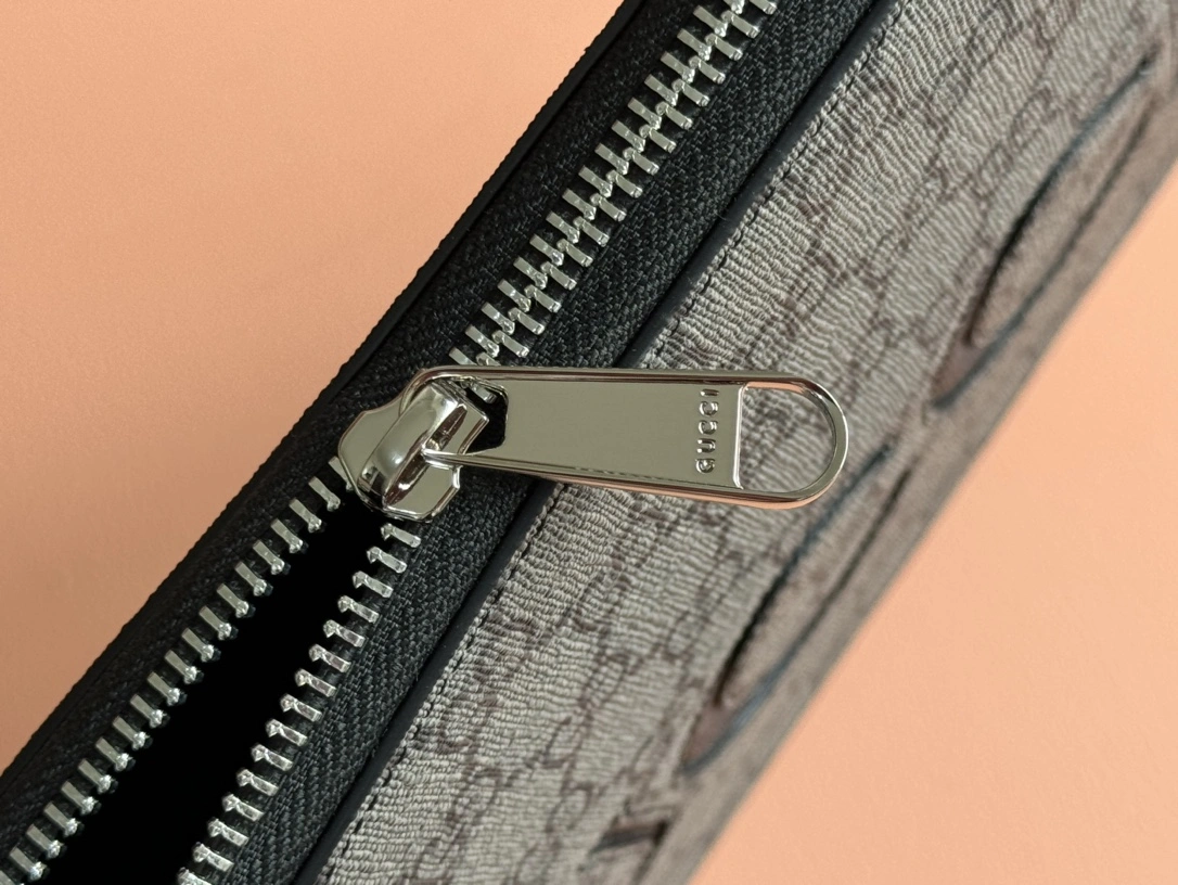 Reasonably priced Gucci Clutch Bags