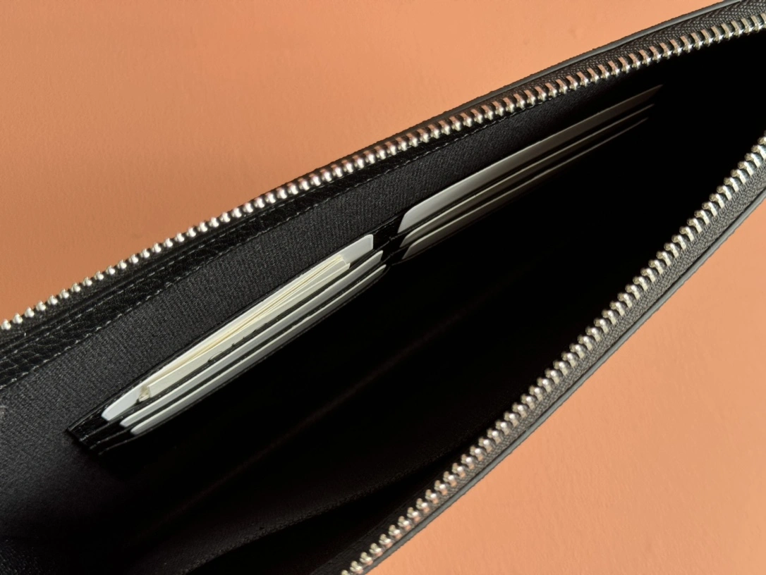 Reasonably priced Gucci Clutch Bags