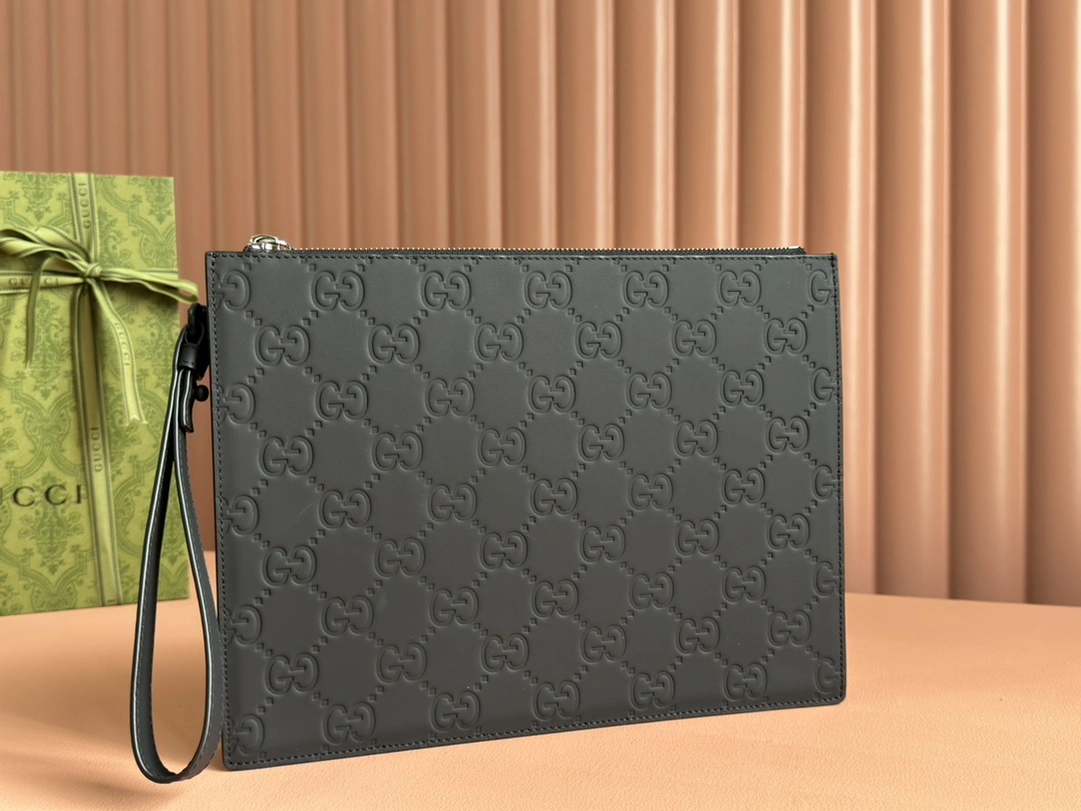 Accurate model Gucci Clutch Bags