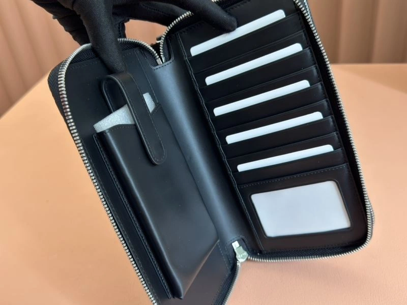Top match Gucci Clutch Bags