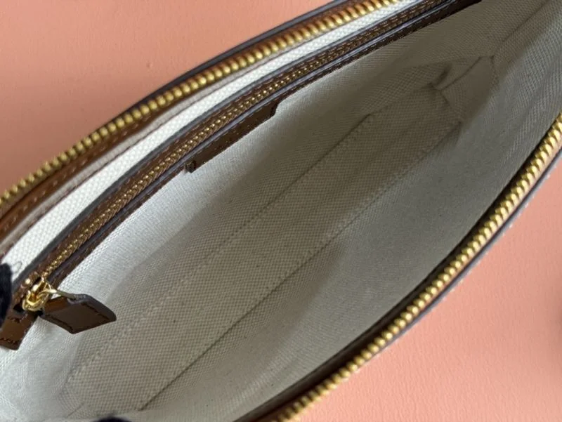 Budget-friendly Gucci Clutch Bags