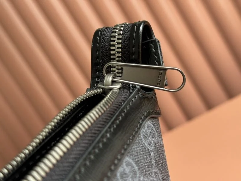 Original Gucci Clutch Bags