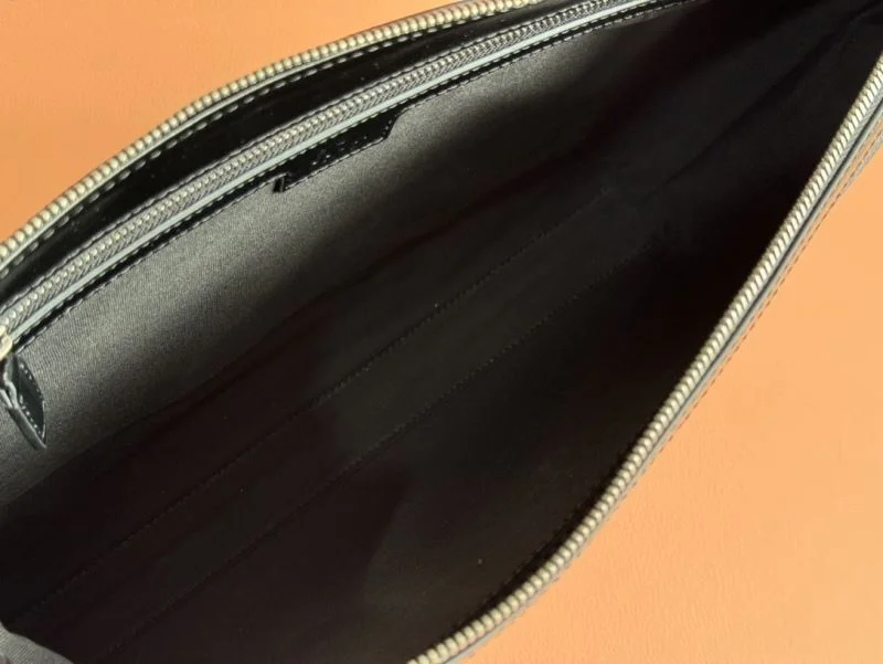 Original Gucci Clutch Bags