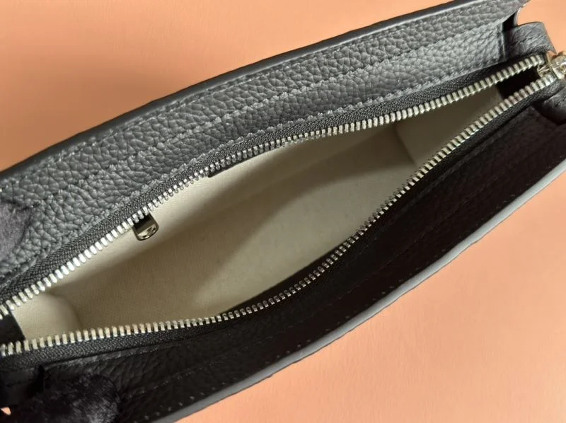 Original Gucci Clutch Bags
