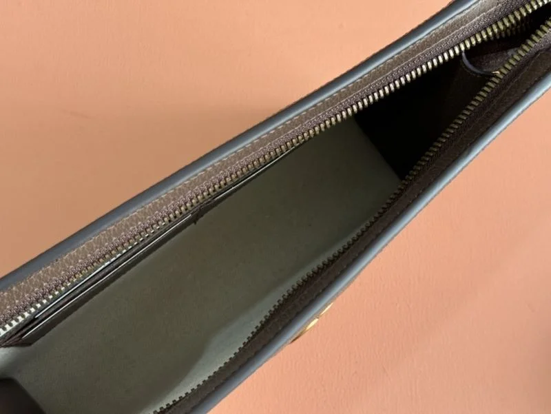 Reasonably priced Gucci Clutch Bags