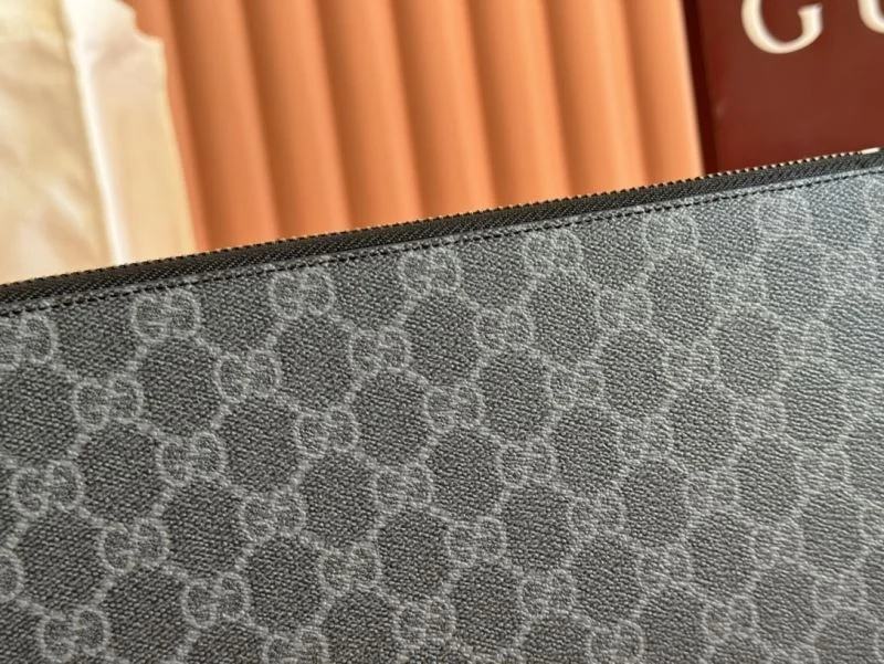 Inexpensive Gucci Clutch Bags