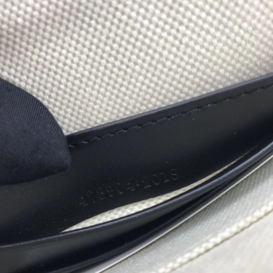 Bargain Gucci Clutch Bags