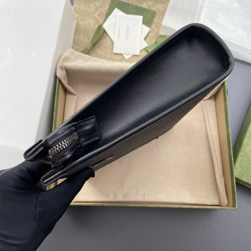 Accurate model Gucci Clutch Bags