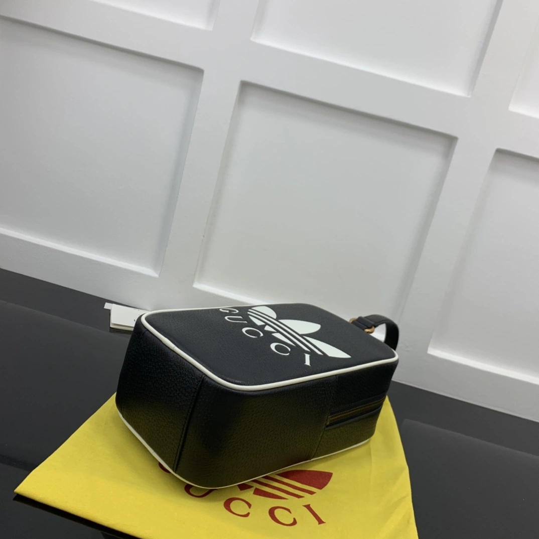 Economical Gucci Cosmetic Bags