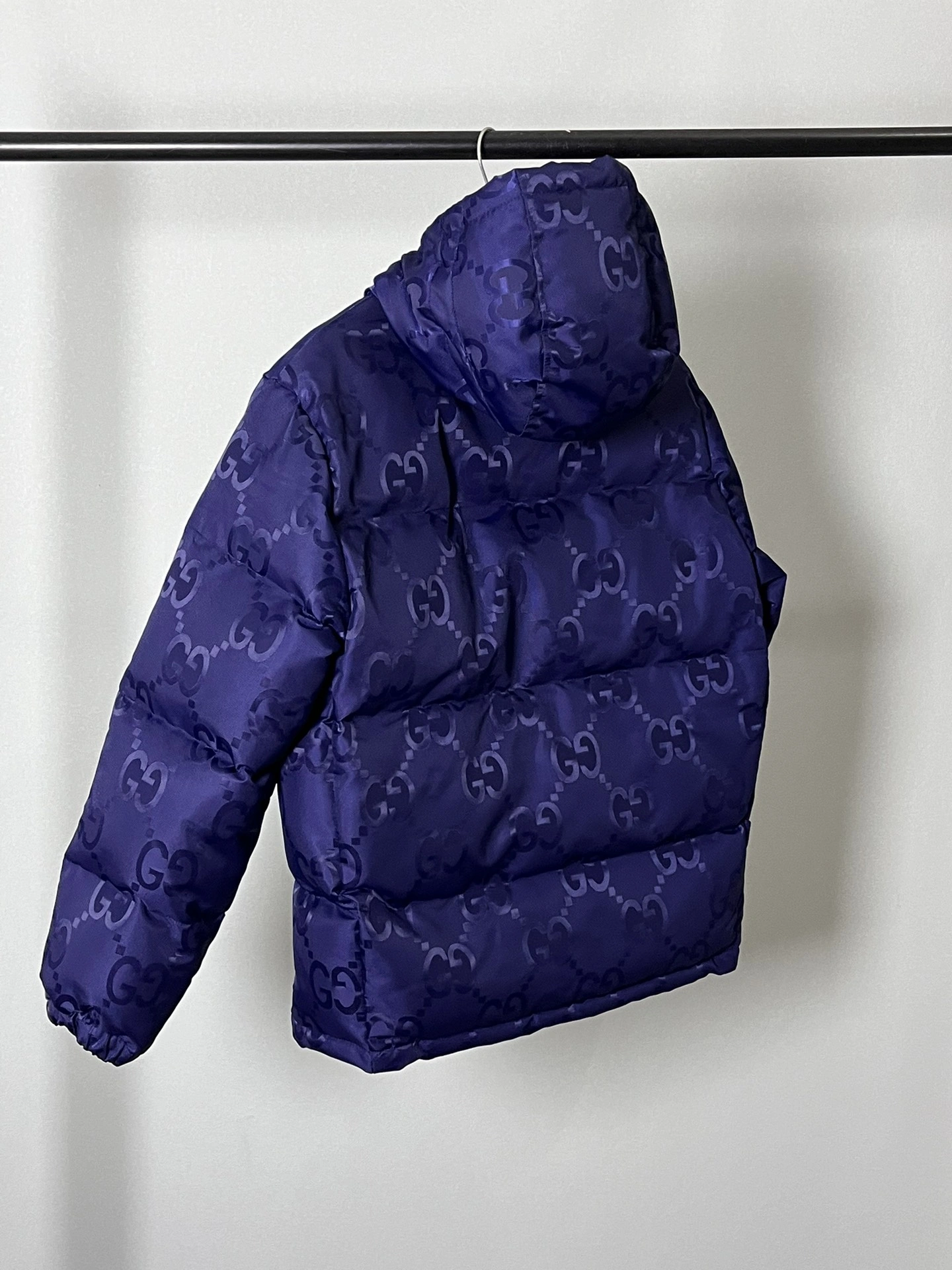 Bargain Gucci Down Jackets