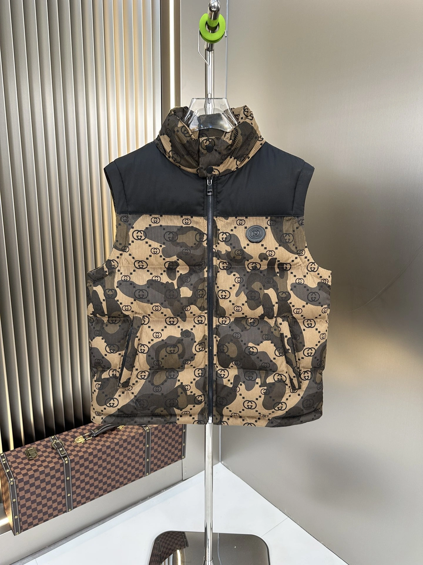 Bargain Gucci Down Jackets