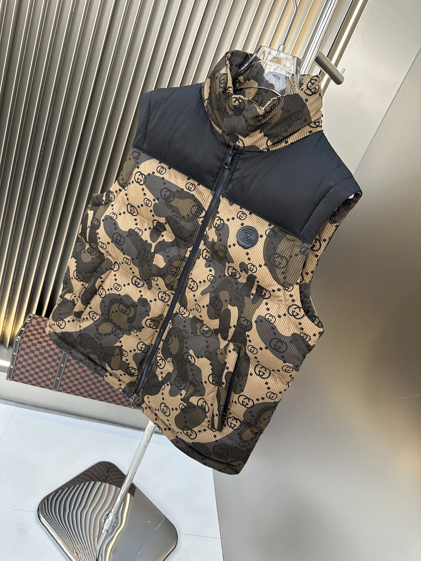Bargain Gucci Down Jackets