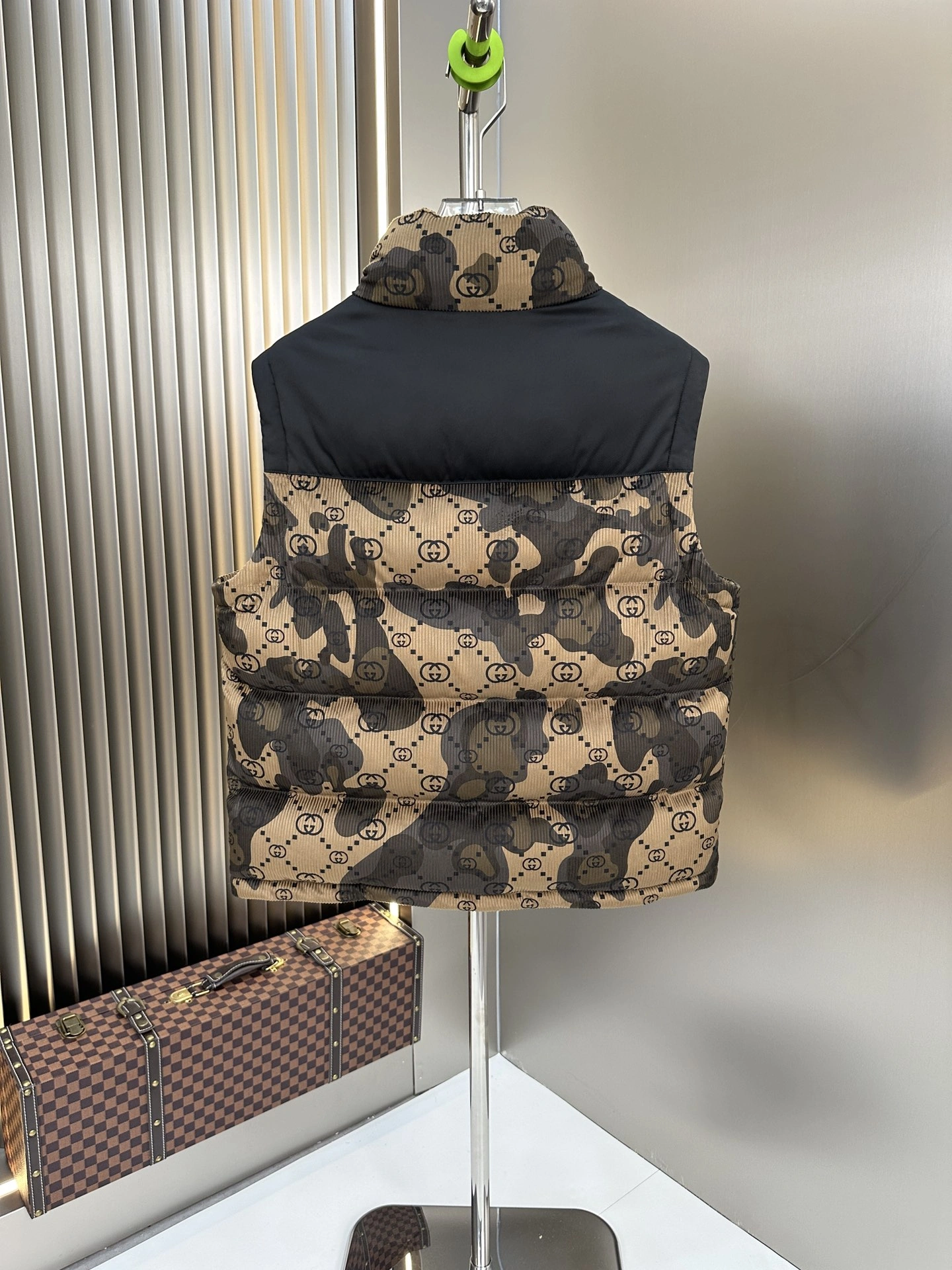 Bargain Gucci Down Jackets