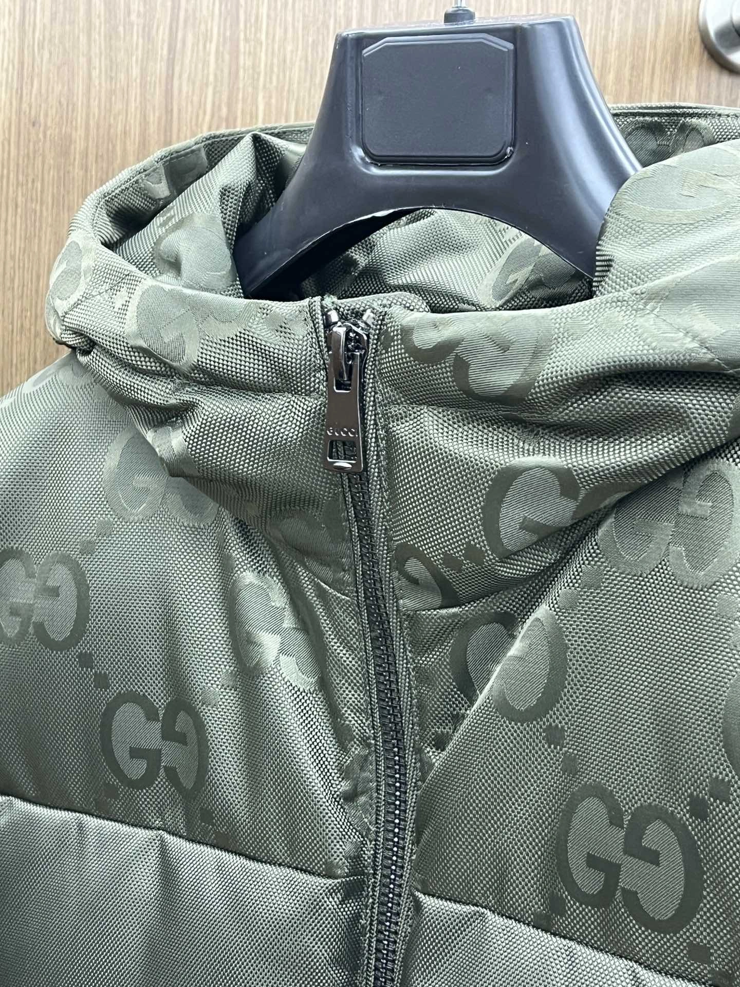 Accurate model Gucci Down Jackets