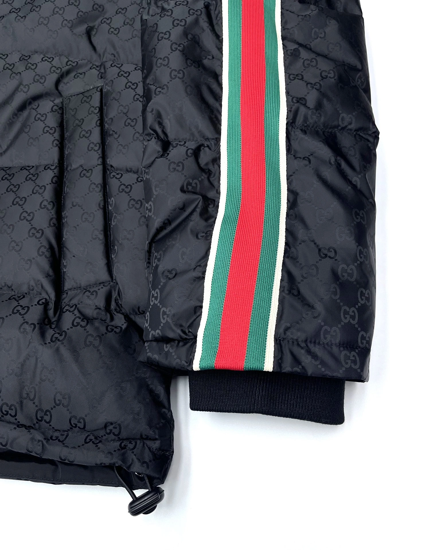 Bargain Gucci Down Jackets