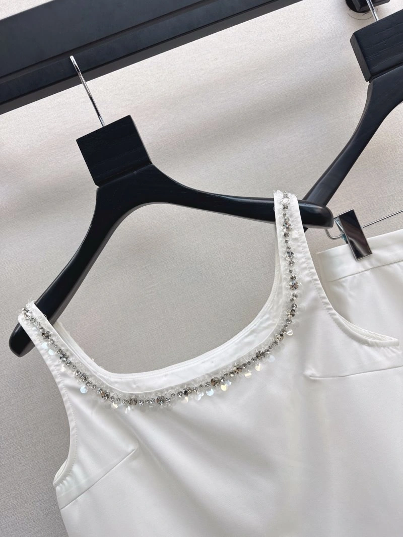 Reasonably priced Gucci Dress Suits