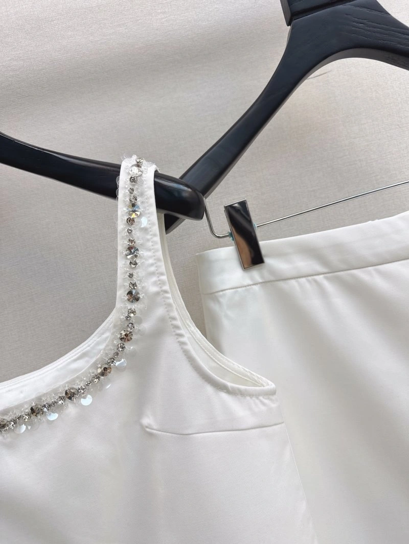 Reasonably priced Gucci Dress Suits