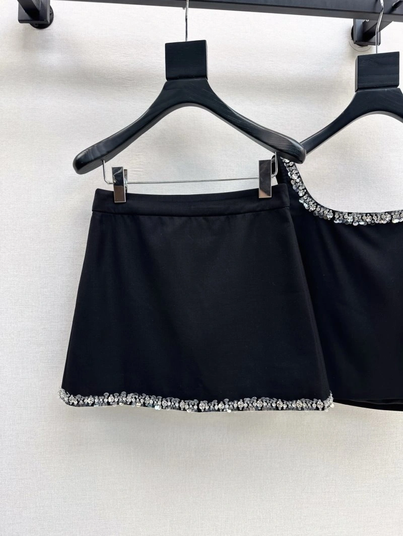 Inexpensive Gucci Dress Suits