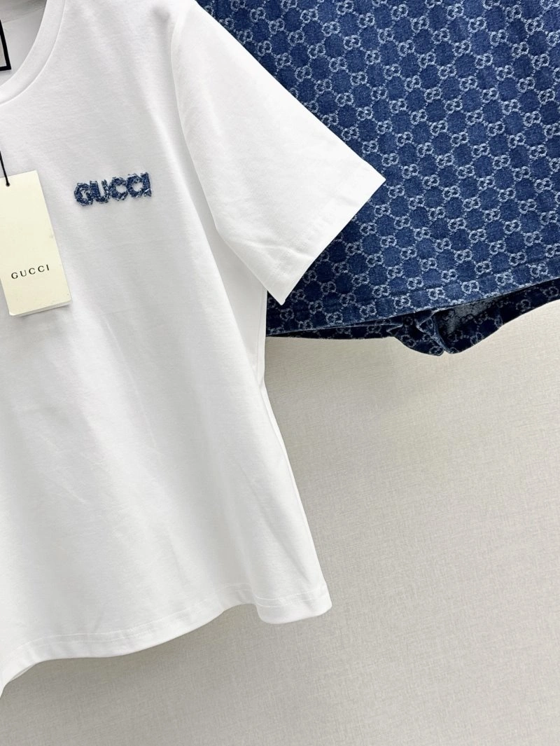 Low-cost Gucci Dress Suits