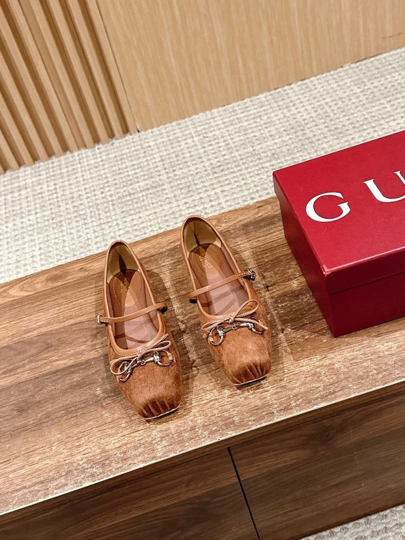 Gucci Flat Shoes