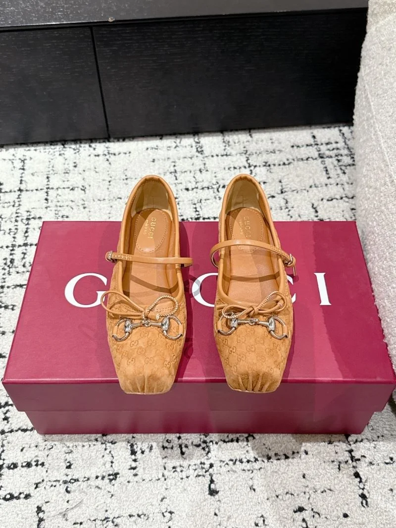 Gucci Flat Shoes