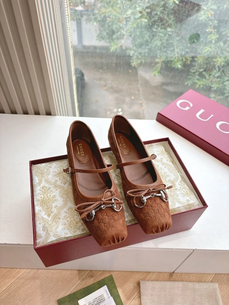 Gucci Flat Shoes