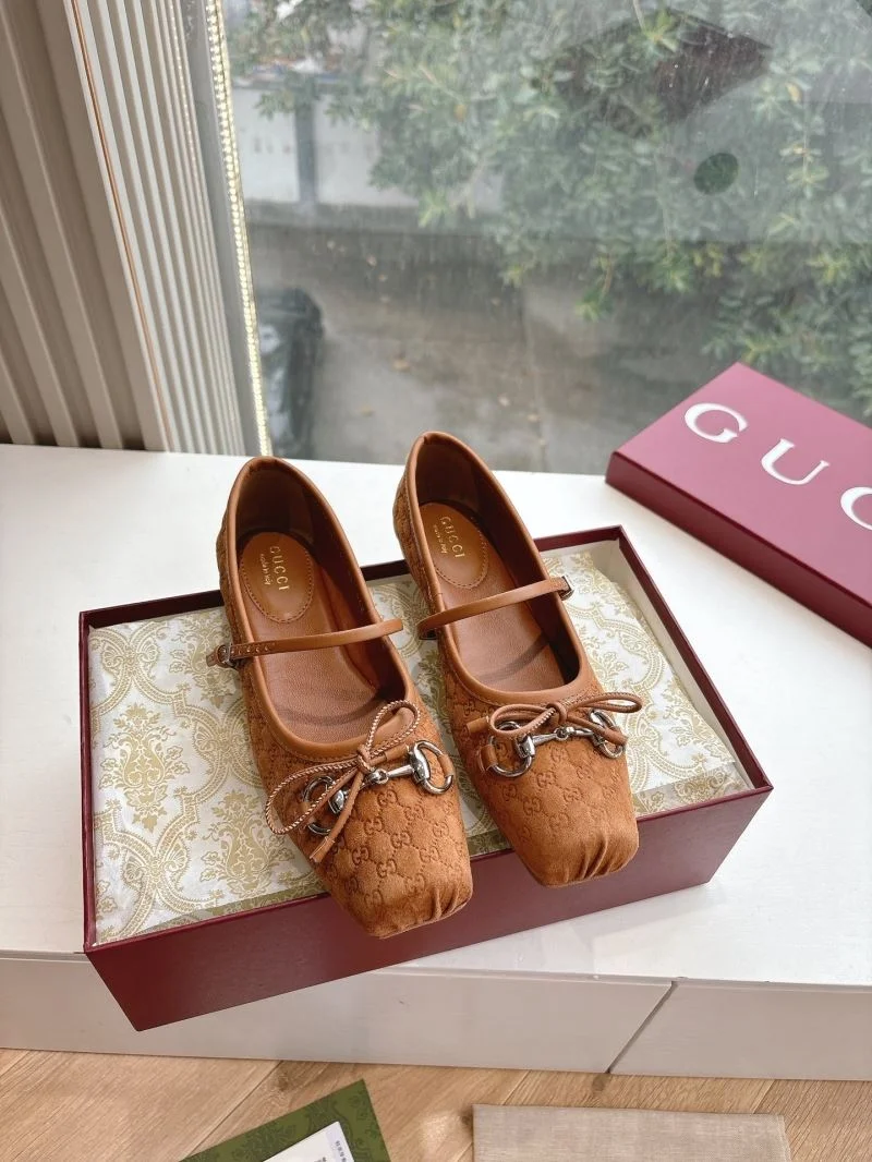 Gucci Flat Shoes