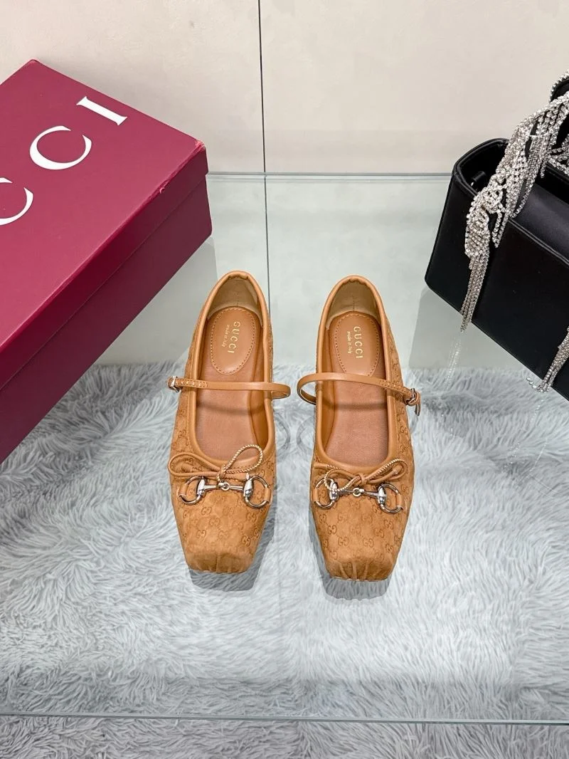 Gucci Flat Shoes