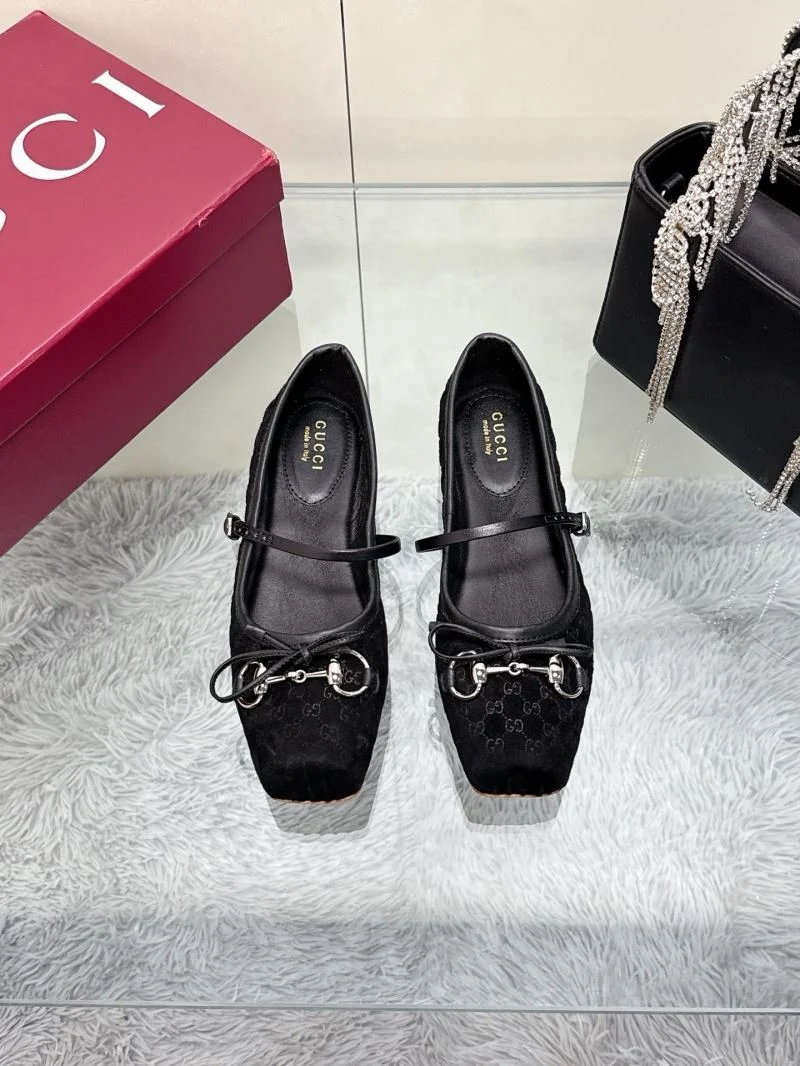 Gucci Flat Shoes