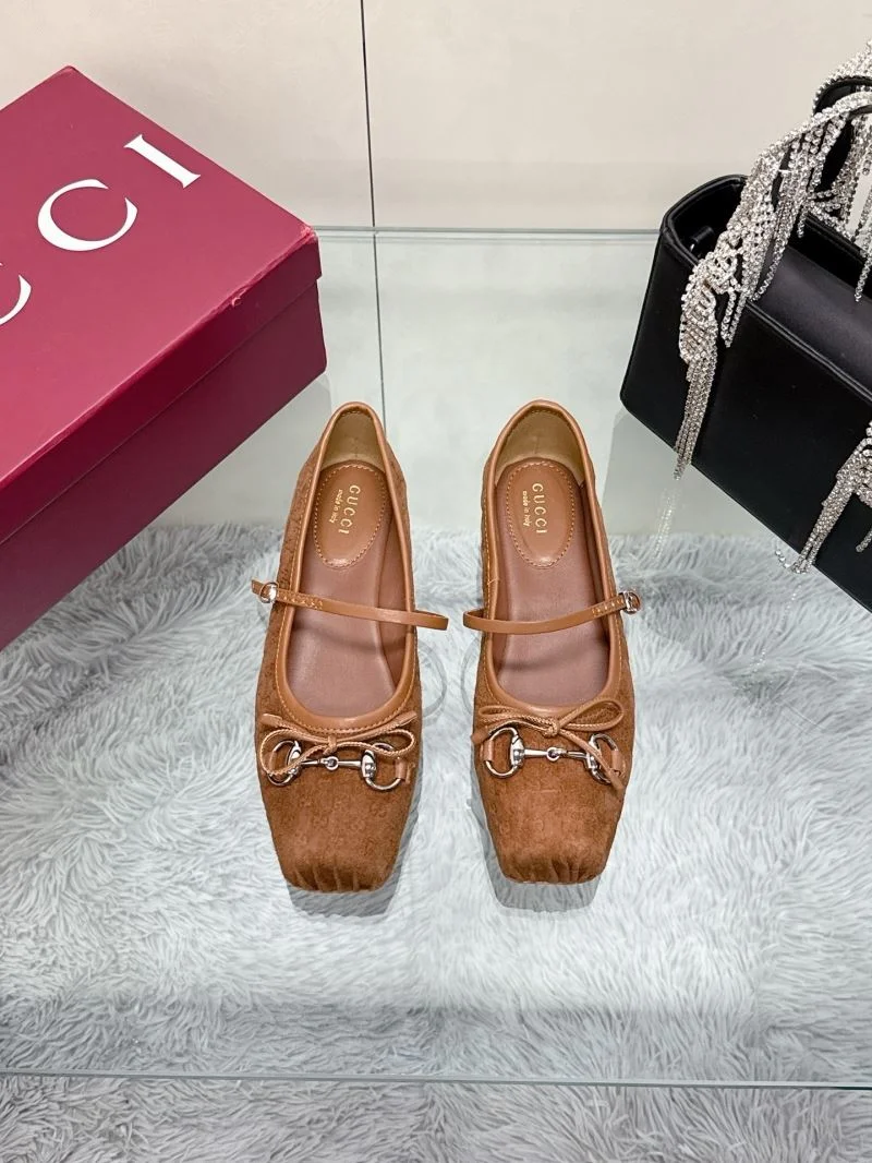 Gucci Flat Shoes