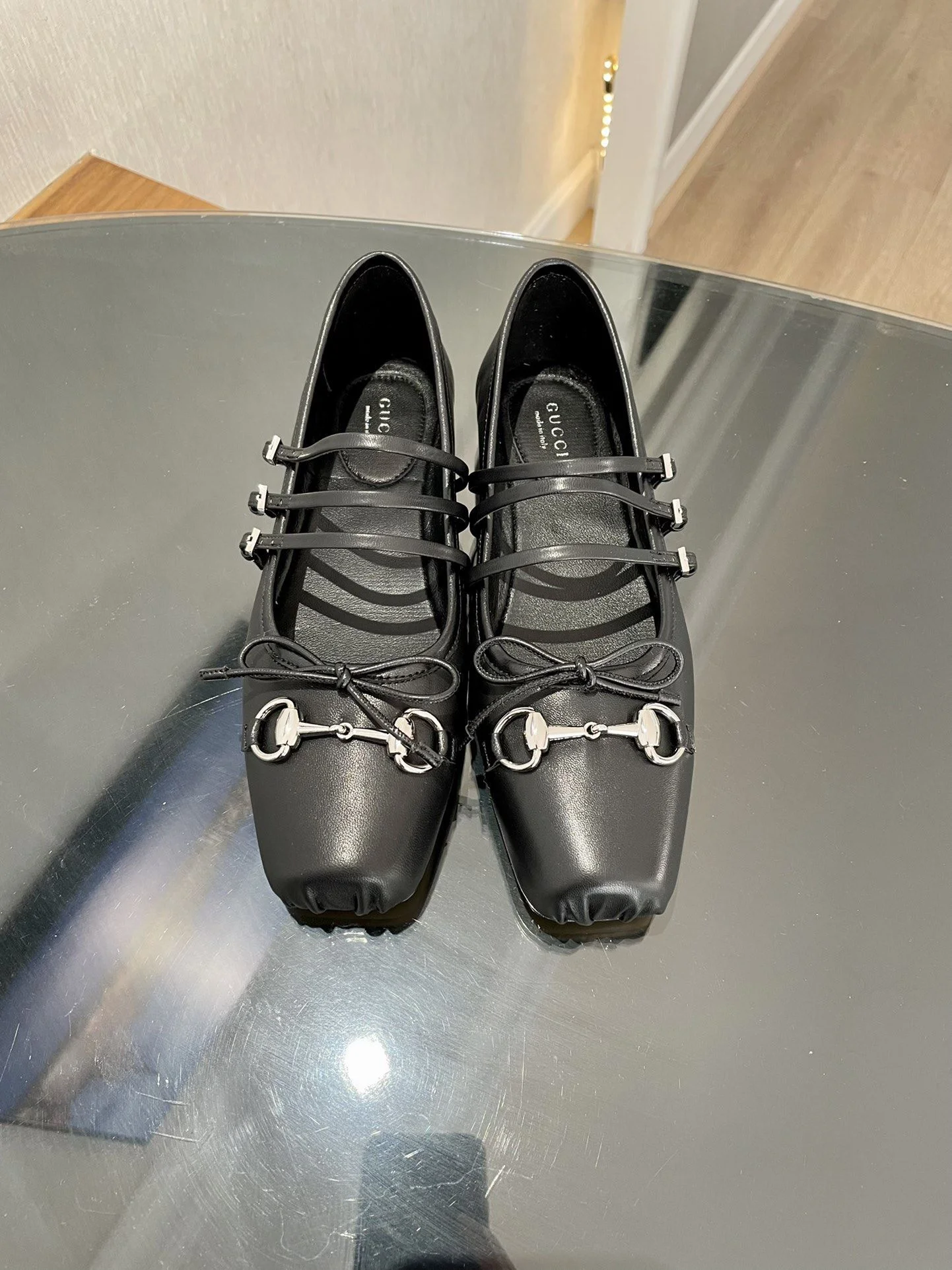 Gucci Flat Shoes