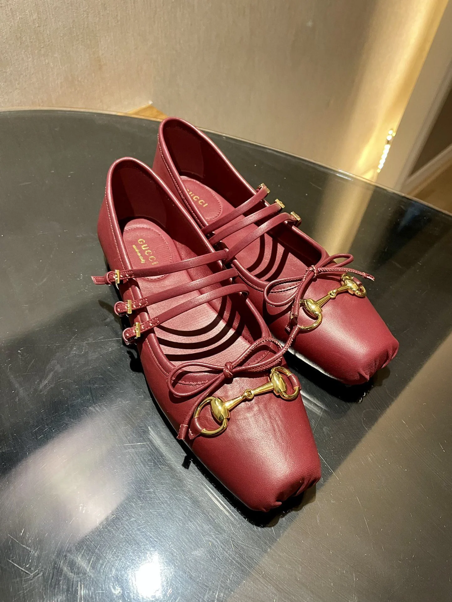 Reasonably priced Gucci Flat Shoes