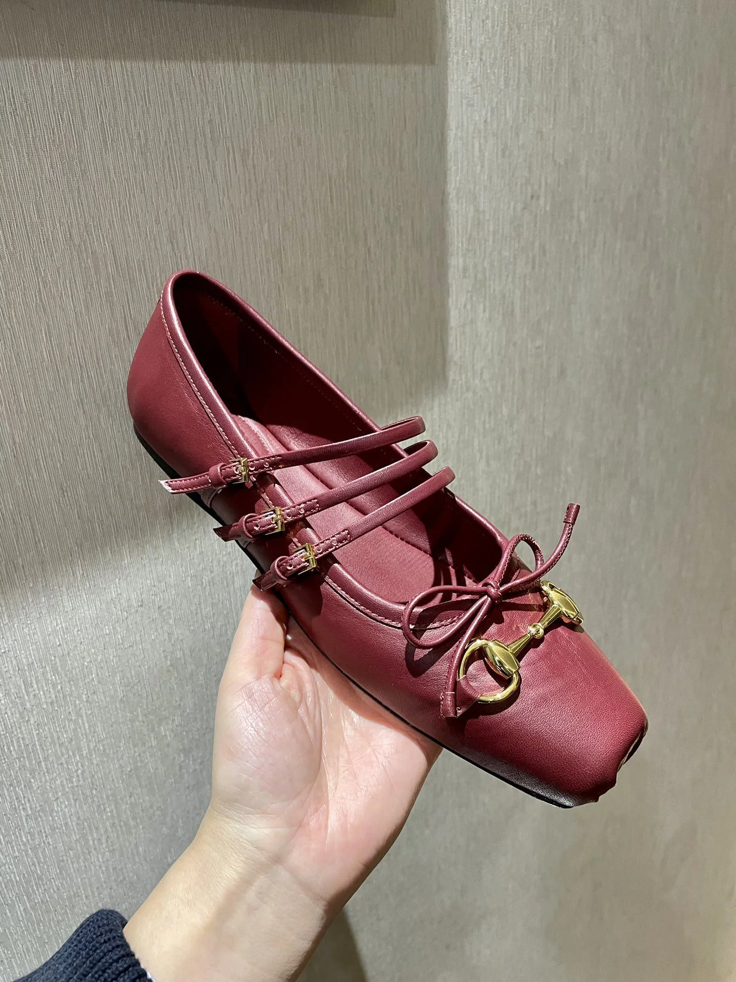 Reasonably priced Gucci Flat Shoes