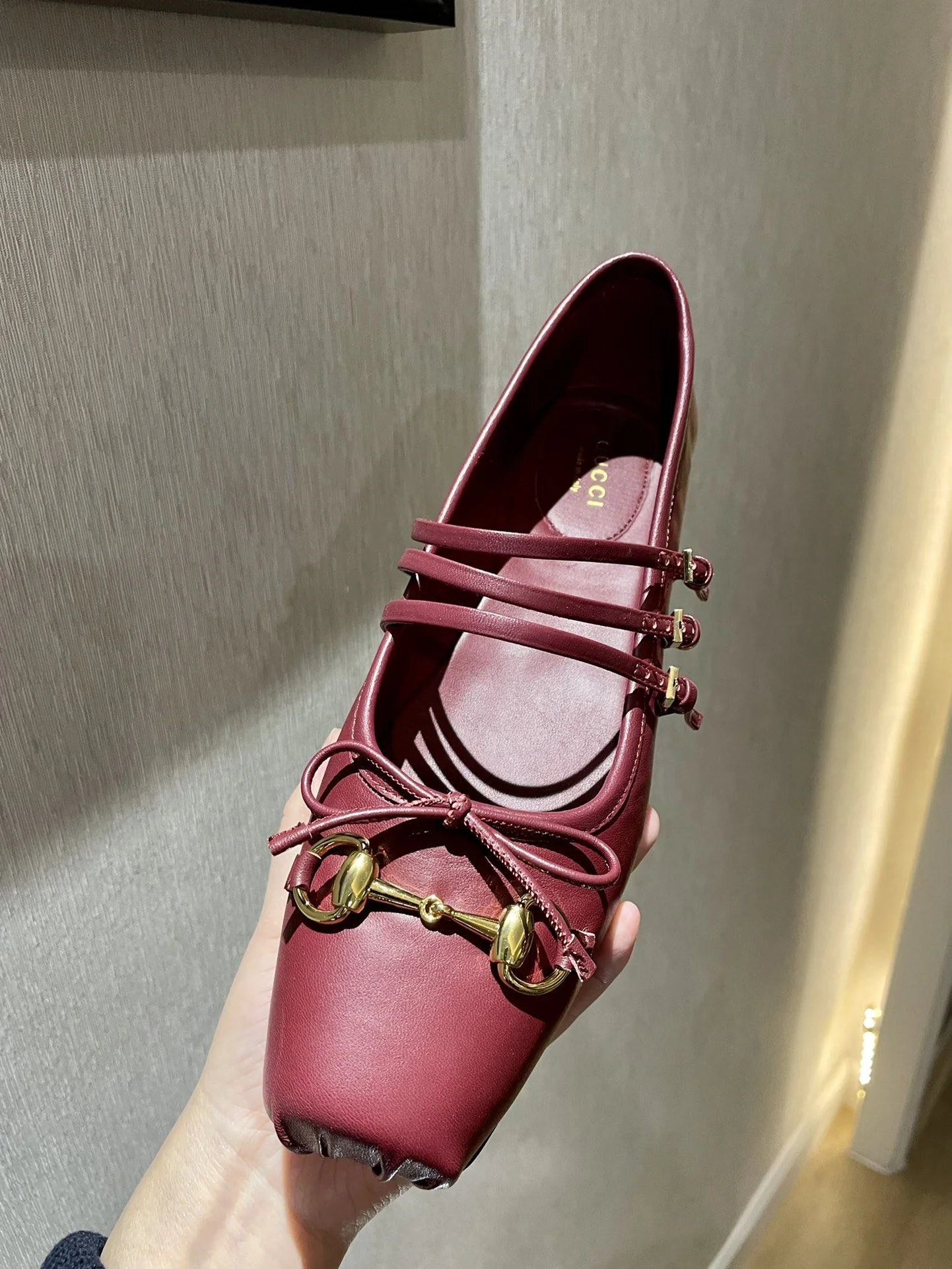Reasonably priced Gucci Flat Shoes