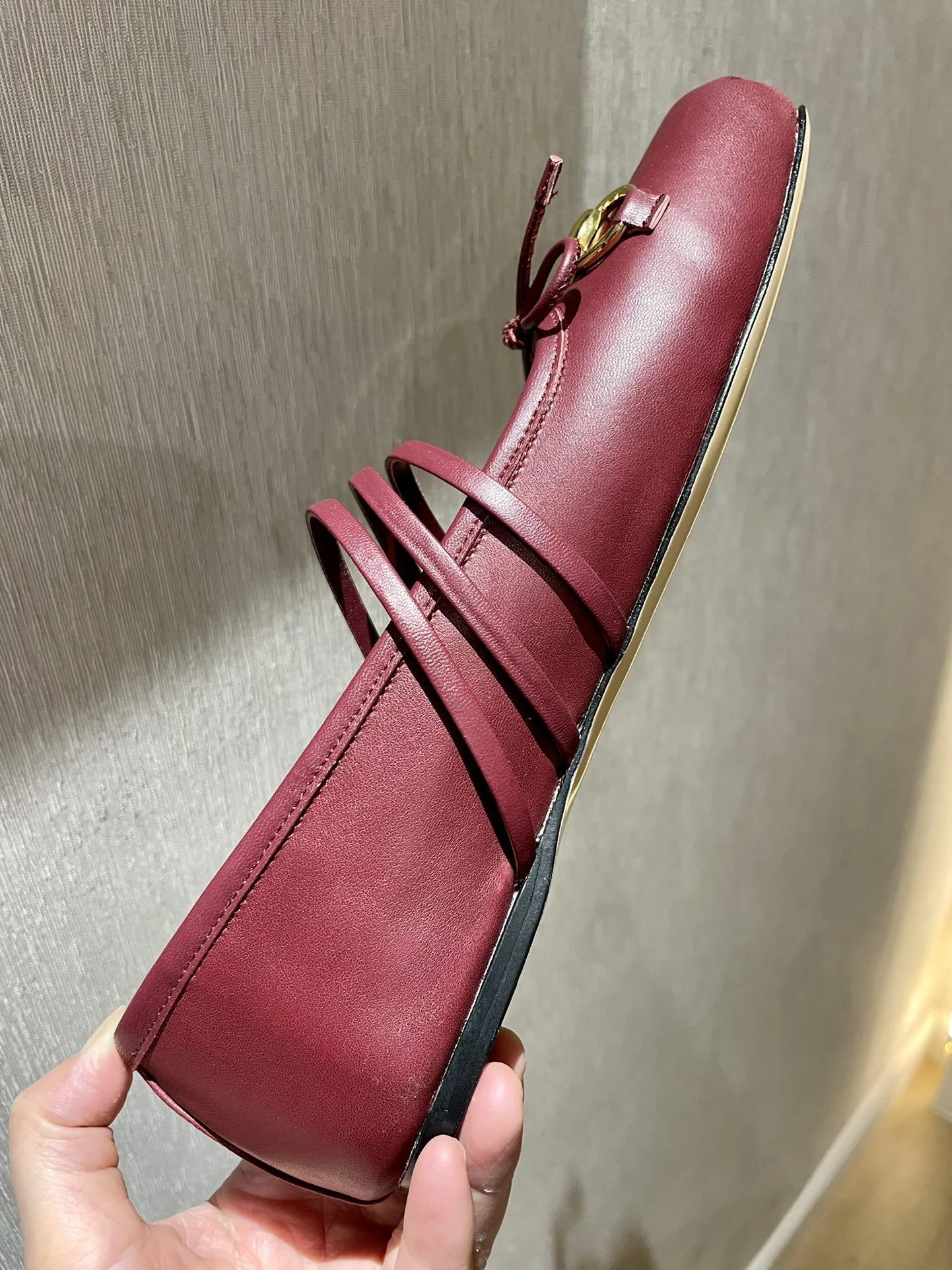 Reasonably priced Gucci Flat Shoes