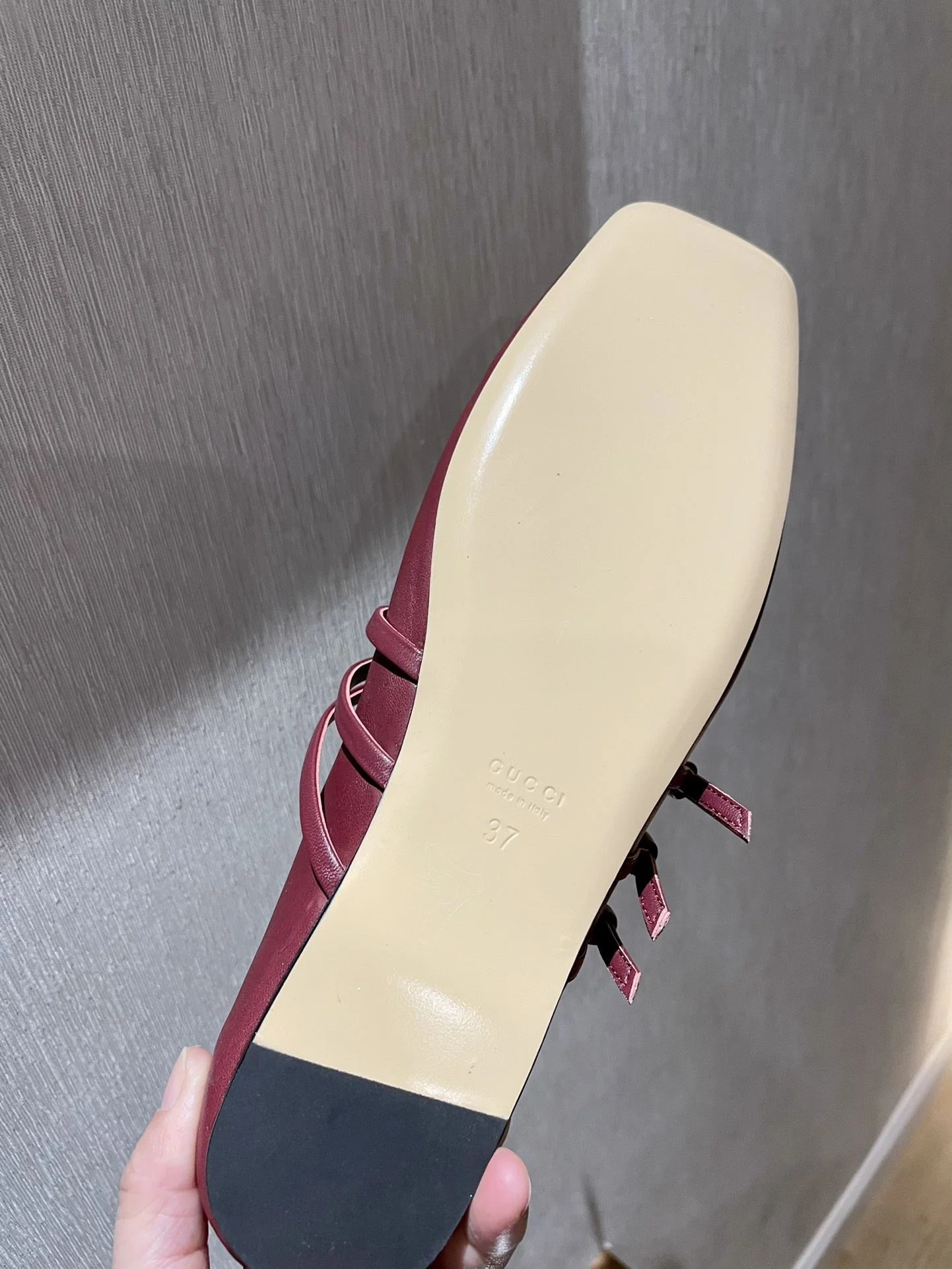 Reasonably priced Gucci Flat Shoes