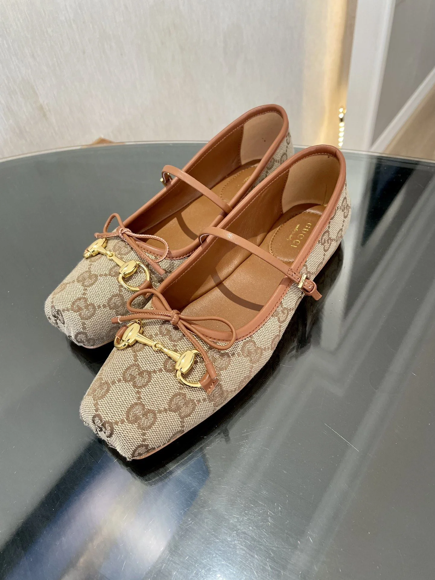 Inexpensive Gucci Flat Shoes