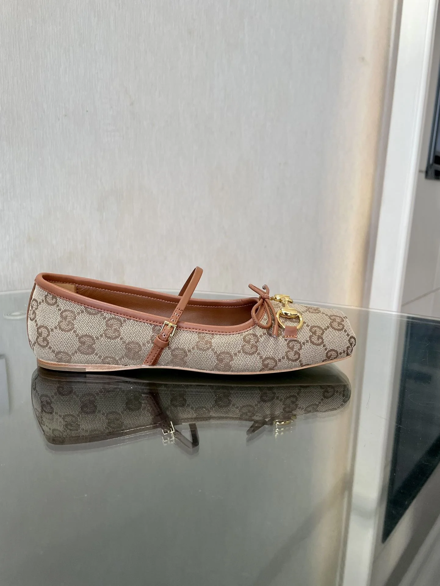 Inexpensive Gucci Flat Shoes