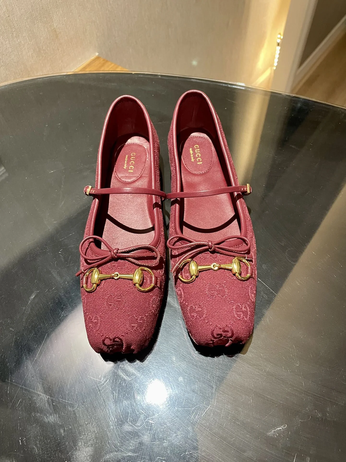 Gucci Flat Shoes