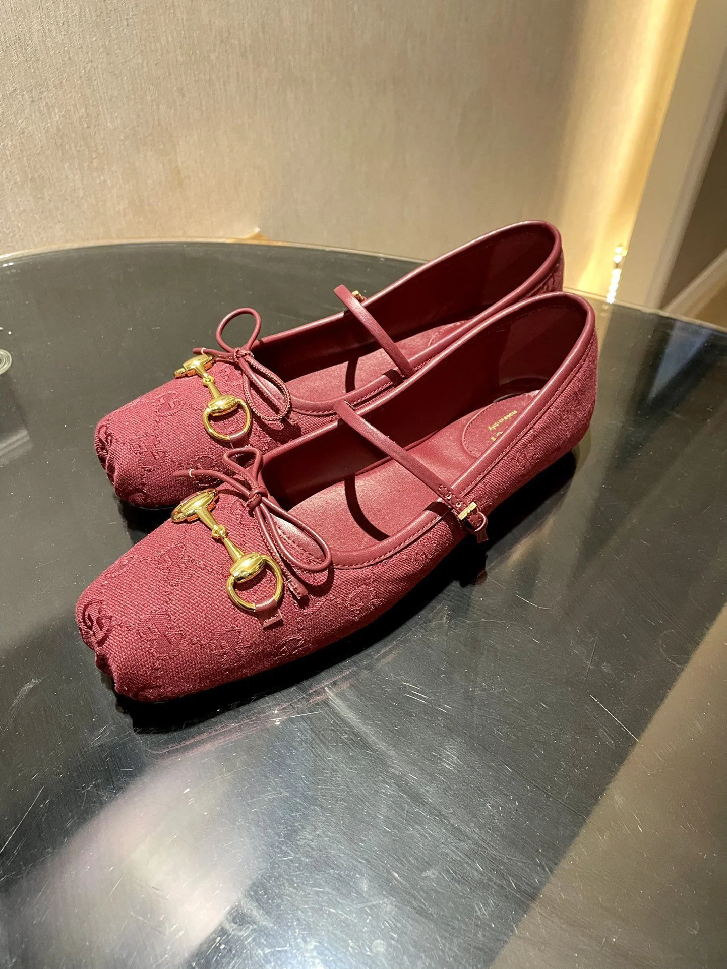 Reasonably priced Gucci Flat Shoes