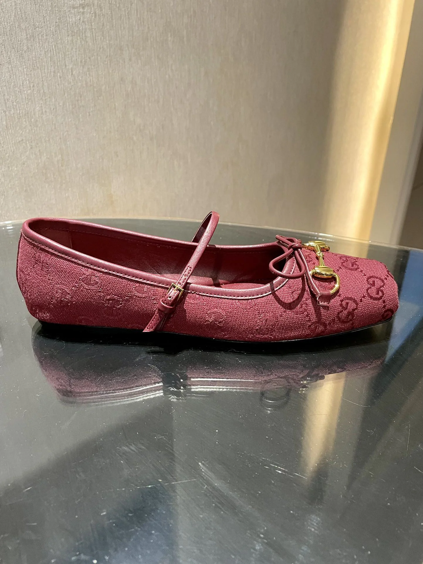 Reasonably priced Gucci Flat Shoes