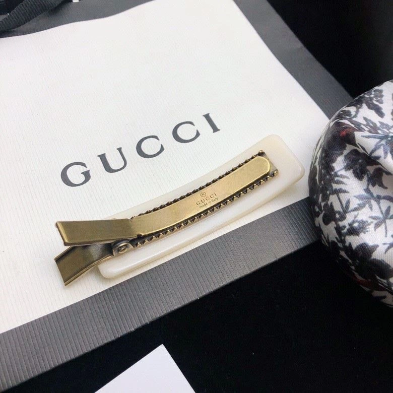 Top mirror Gucci Hairpins